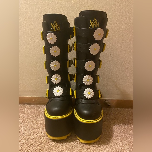 YRU | Shoes | Yru Dune Daisy Platform Boots | Poshmark